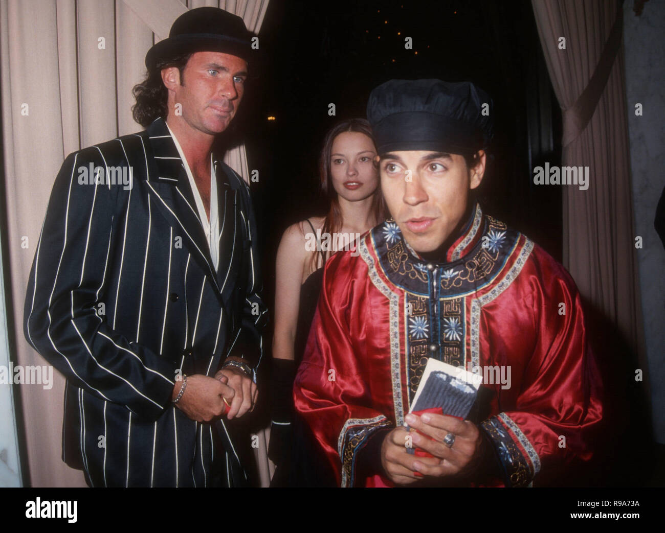 BEVERLY HILLS, CA - MAY 18: Musicians Chad Smith and Anthony Kiedis of ...