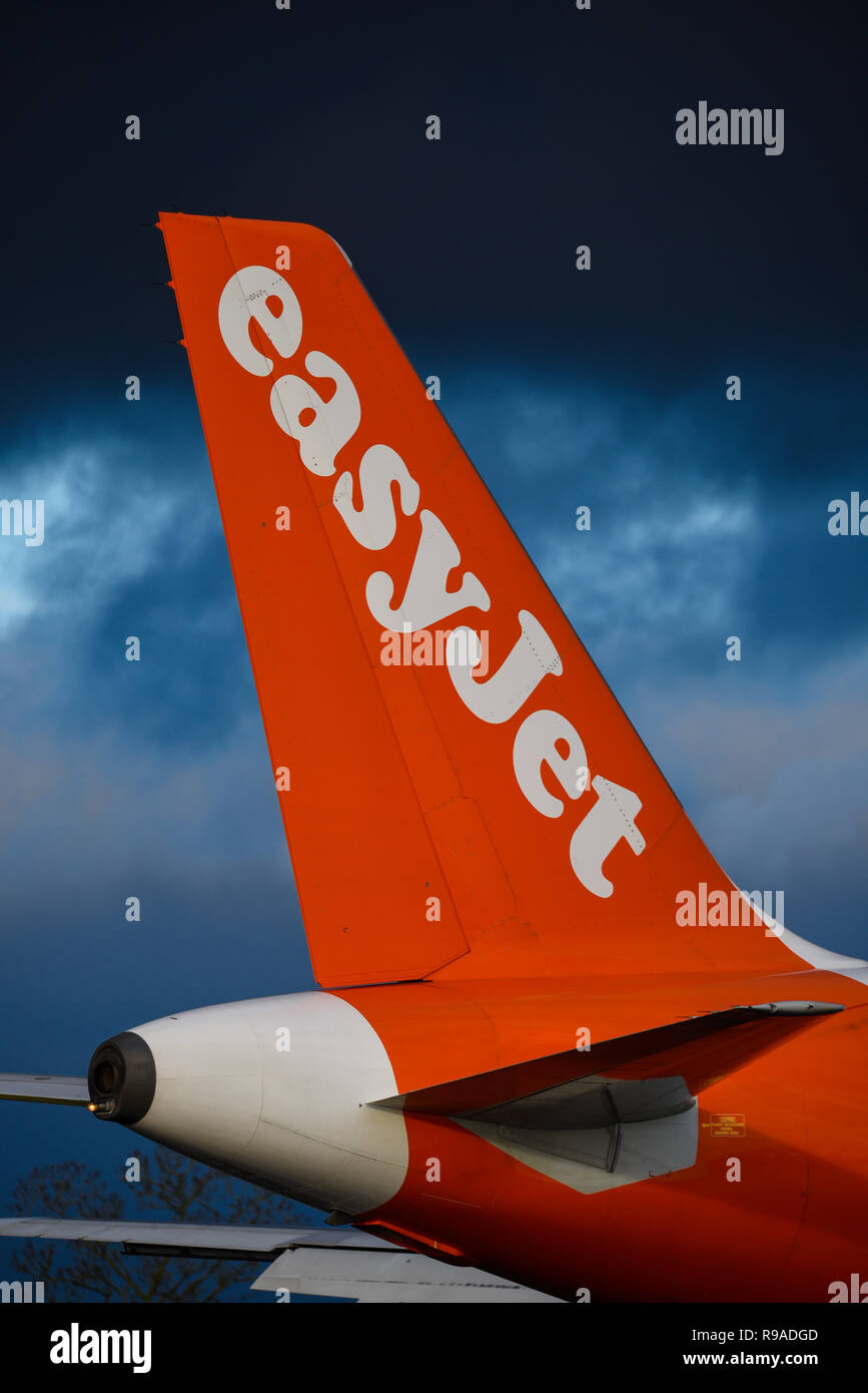 Easyjet airline livery aircraft airplane hi-res stock photography and ...