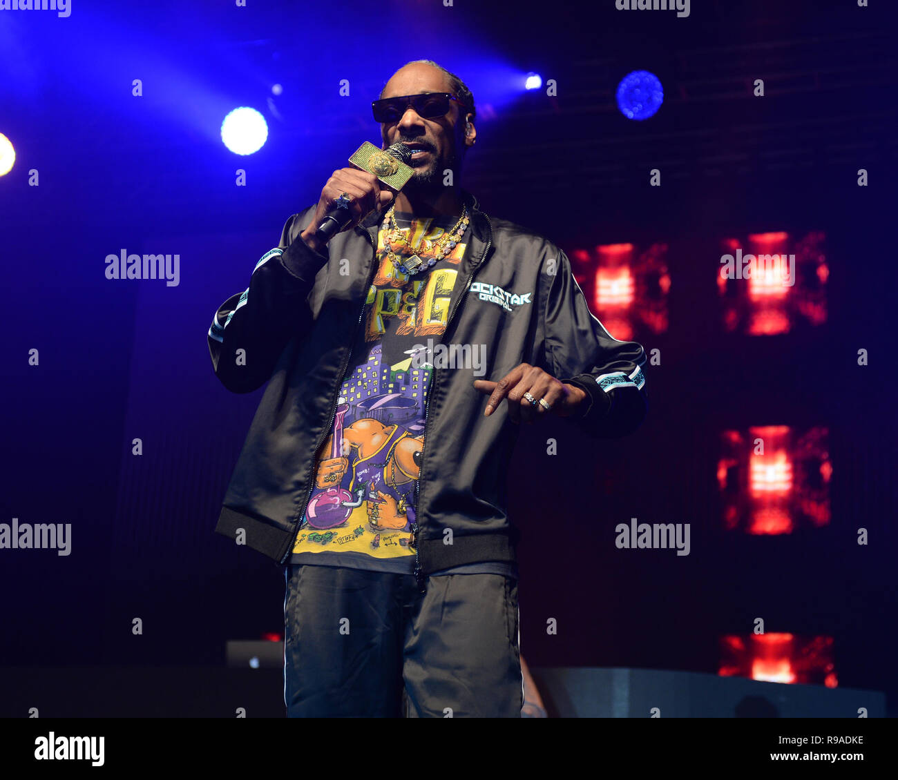 Puff puff pass hi-res stock photography and images - Alamy