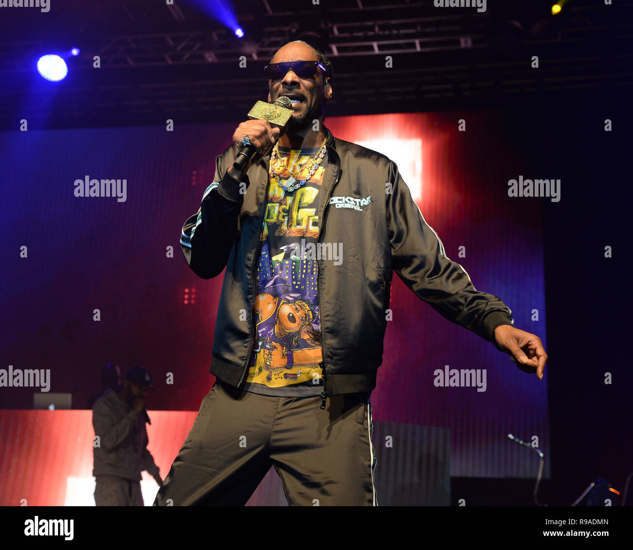 Puff puff pass hi-res stock photography and images - Alamy