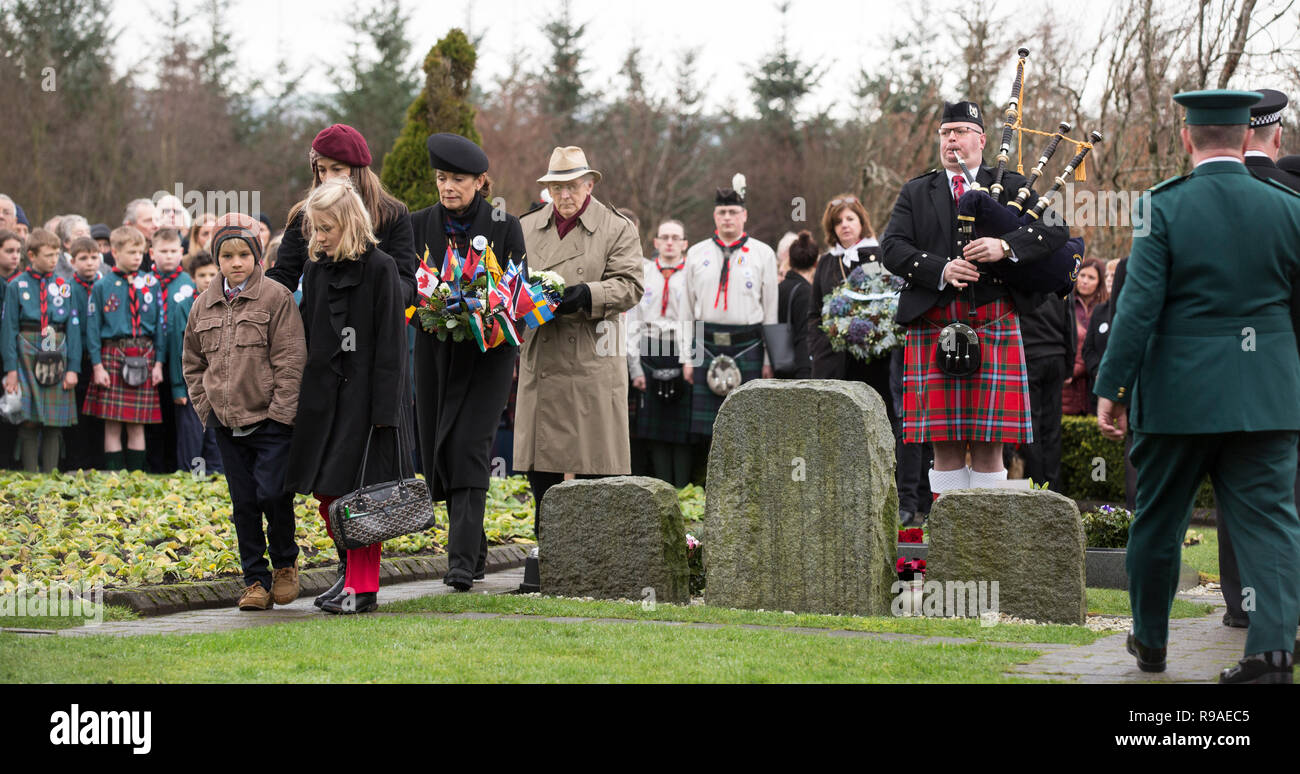 Lockerbie, Scotland, UK. 21st December, 2018. Victoria Cummock (with ...