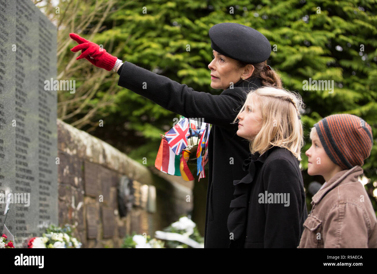 Lockerbie, Scotland, UK. 21st December, 2018. Victoria Cummock (with ...