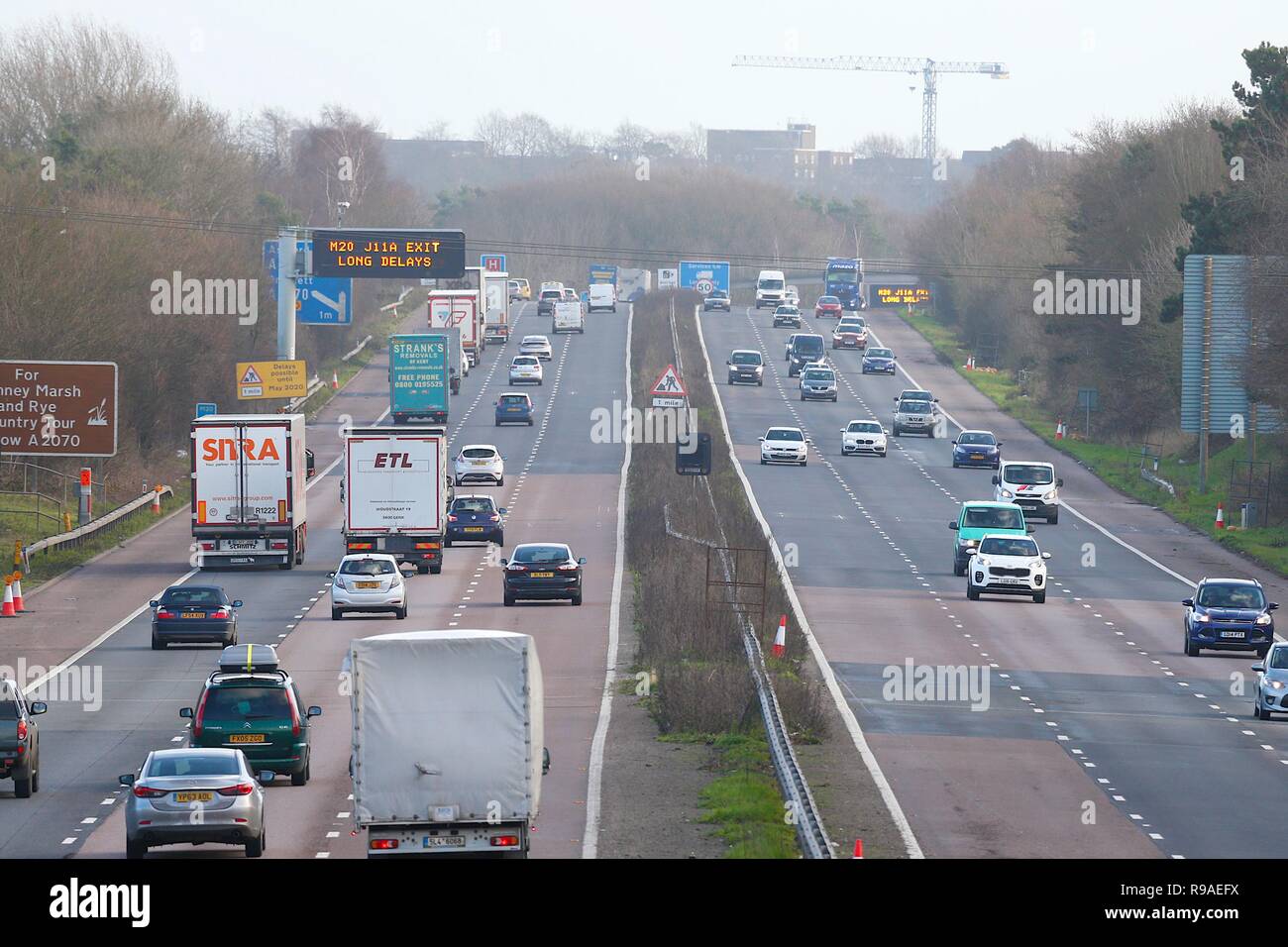 Motorway cars hi-res stock photography and images - Alamy