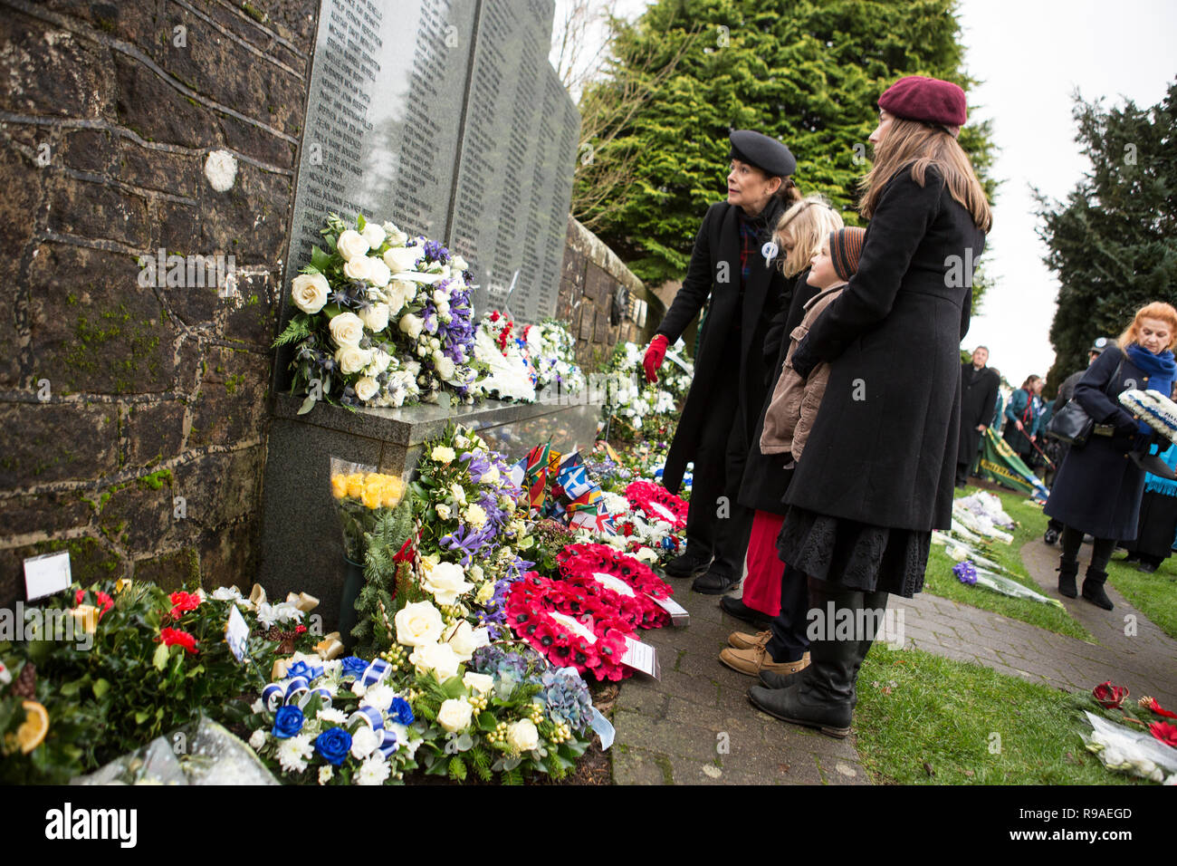Lockerbie, Scotland, UK. 21st December, 2018. Victoria Cummock (with ...