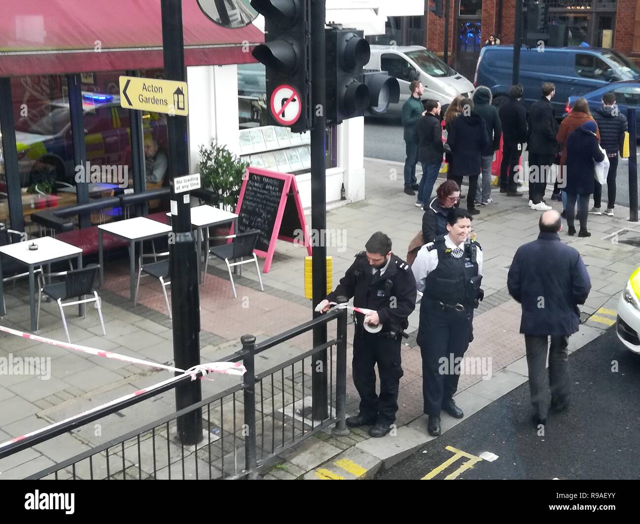 High road cafe chiswick hi-res stock photography and images - Alamy