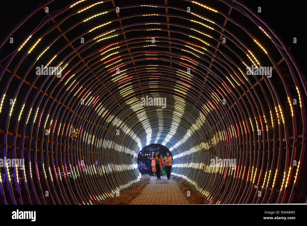 Qunying hi-res stock photography and images - Alamy