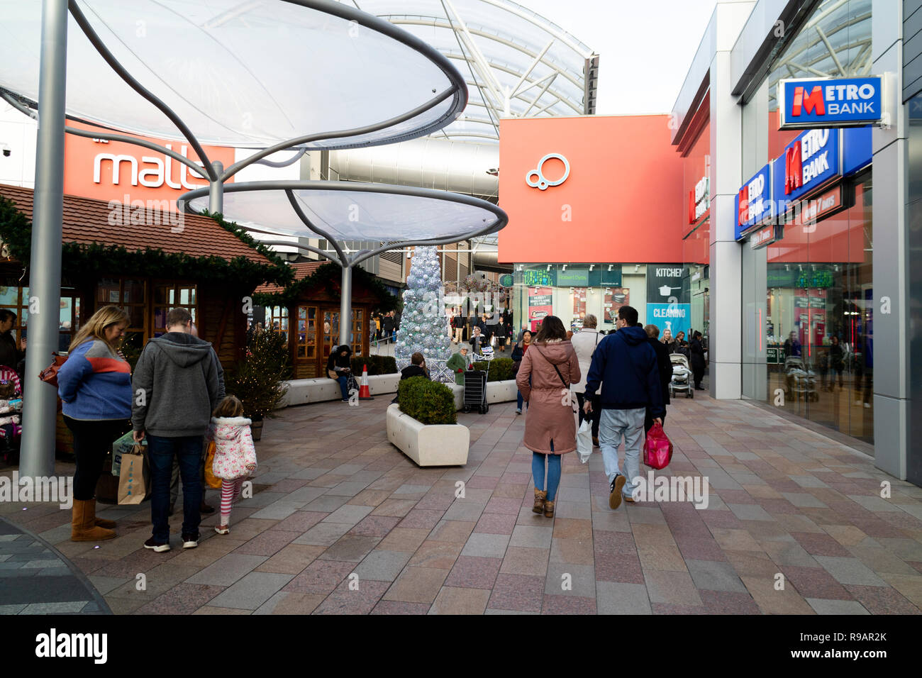 Basingstoke shopping center hi-res stock photography and images - Alamy