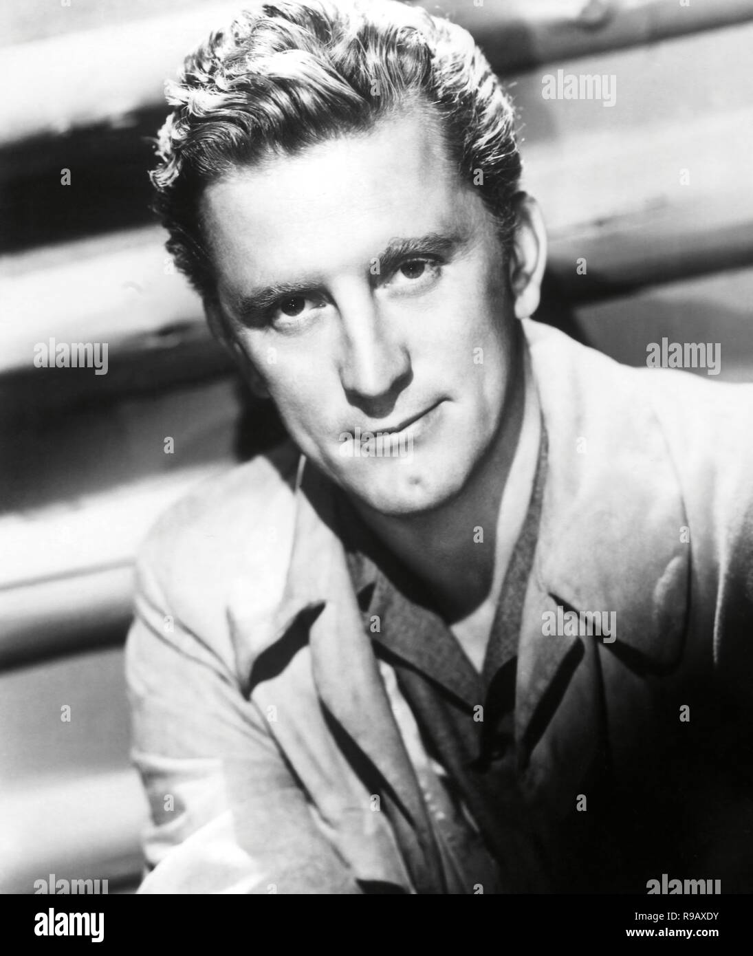 Kirk douglas portrait hi-res stock photography and images - Alamy