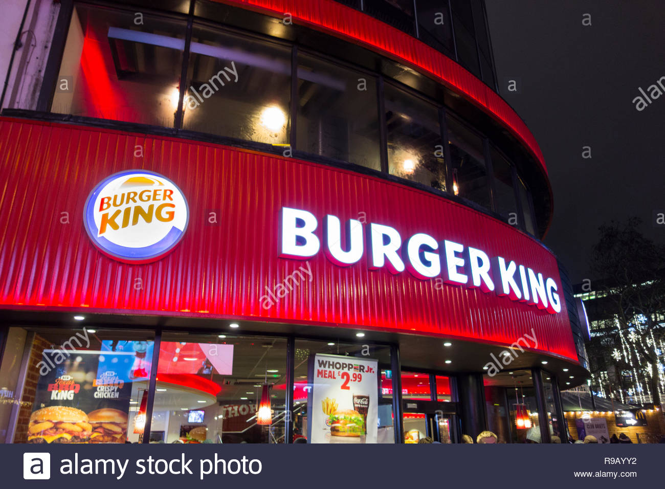 Fast Food Restaurant Sign At Night Stock Photos & Fast Food Restaurant ...