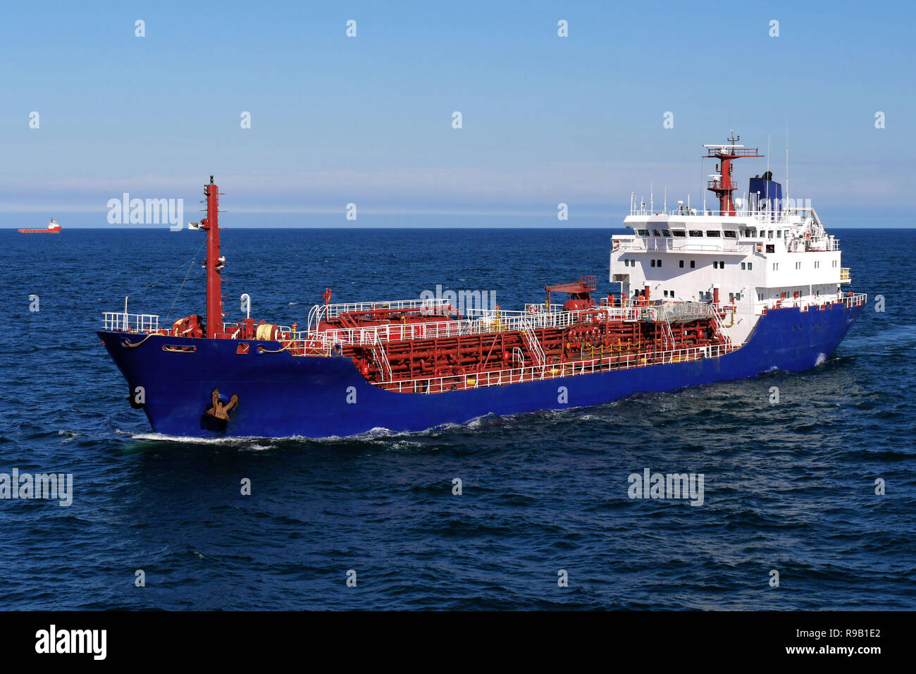 Oil tanker discharge hi-res stock photography and images - Alamy