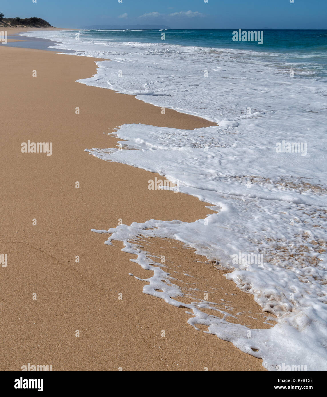 Beach curves hi-res stock photography and images - Alamy