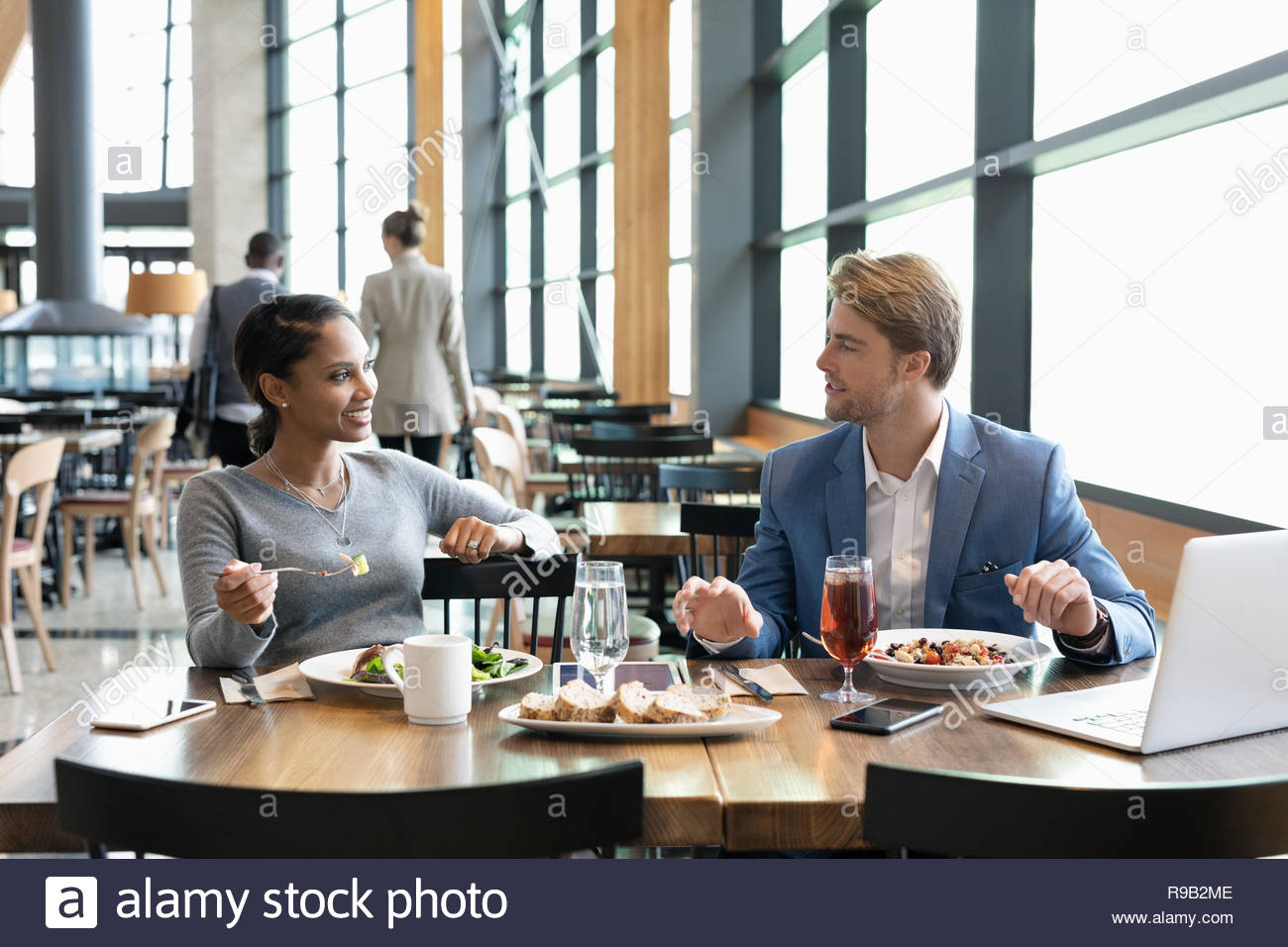 Two men eating restaurant hi-res stock photography and images - Alamy