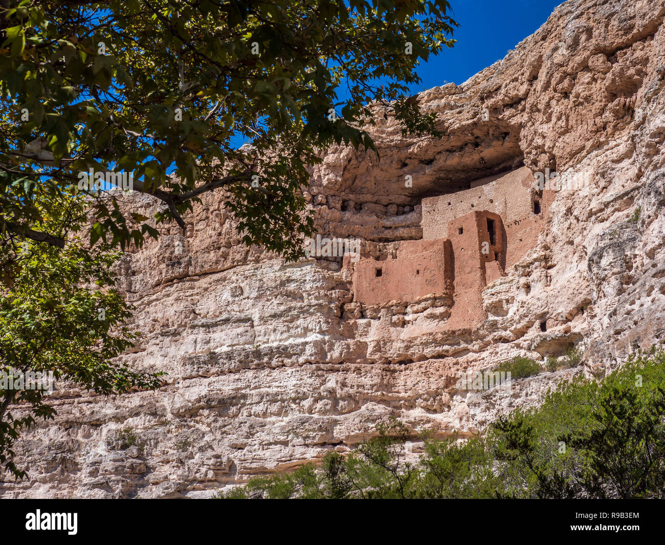 Southern Sinagua pueblo Indian ruins, Montezuma Castle National ...