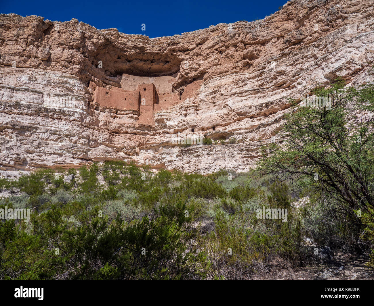 Southern Sinagua pueblo Indian ruins, Montezuma Castle National ...