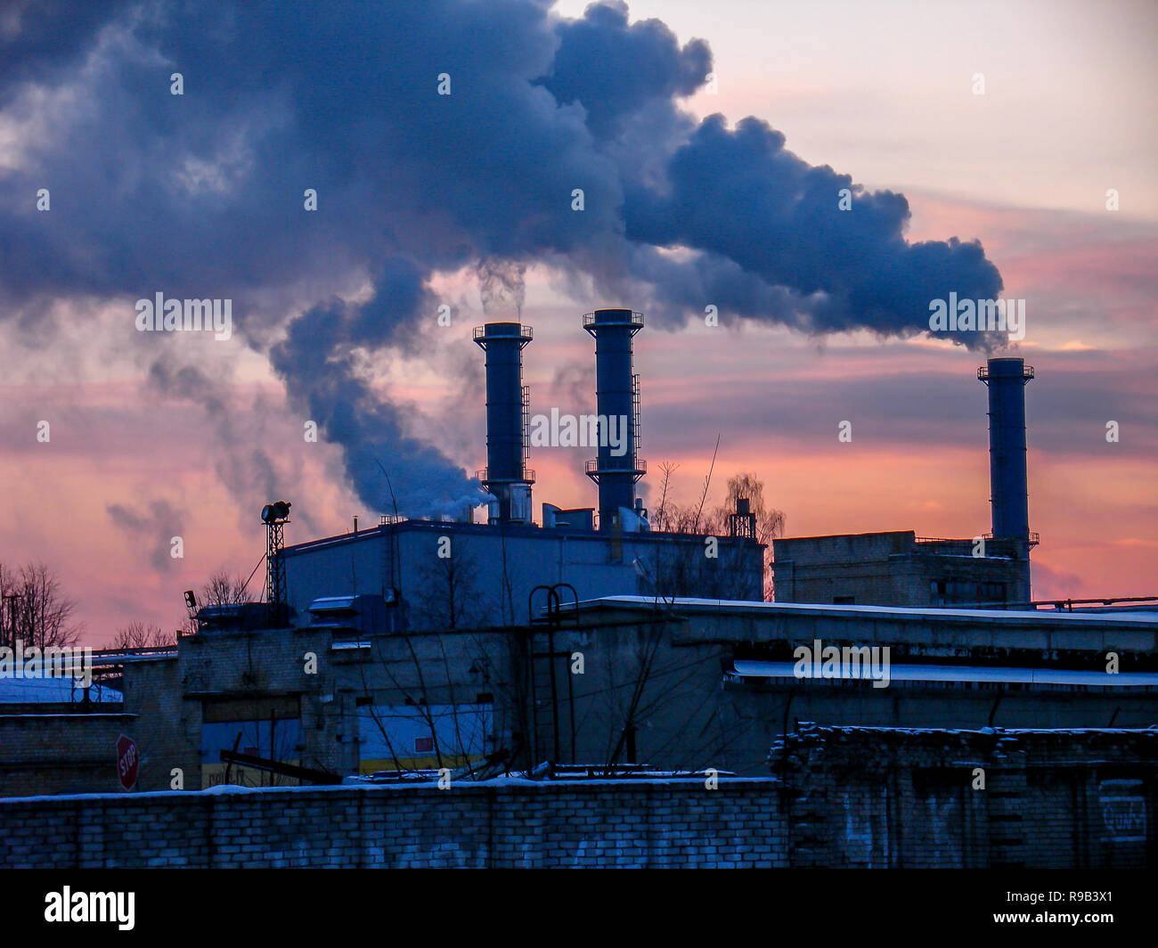 Chimneys smoke city hi-res stock photography and images - Alamy