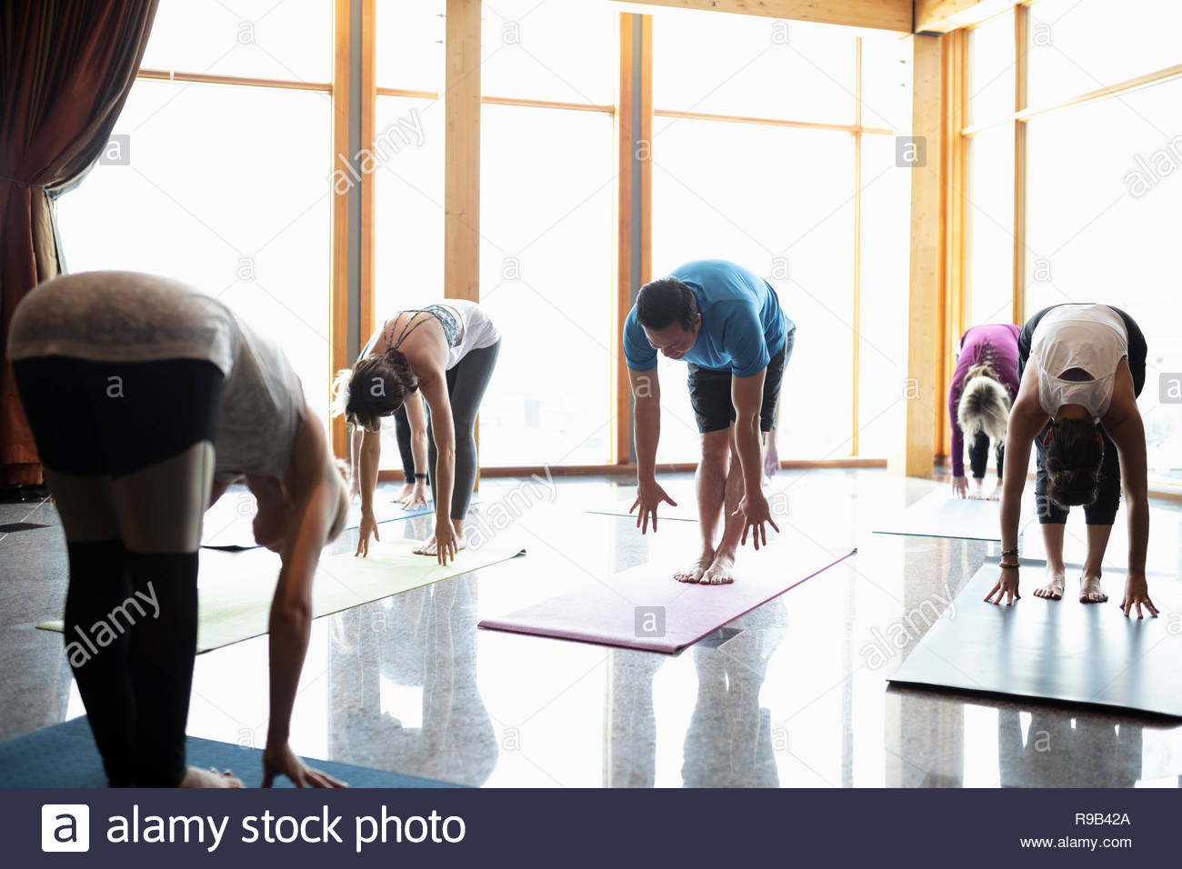 Student standing class hi-res stock photography and images - Alamy