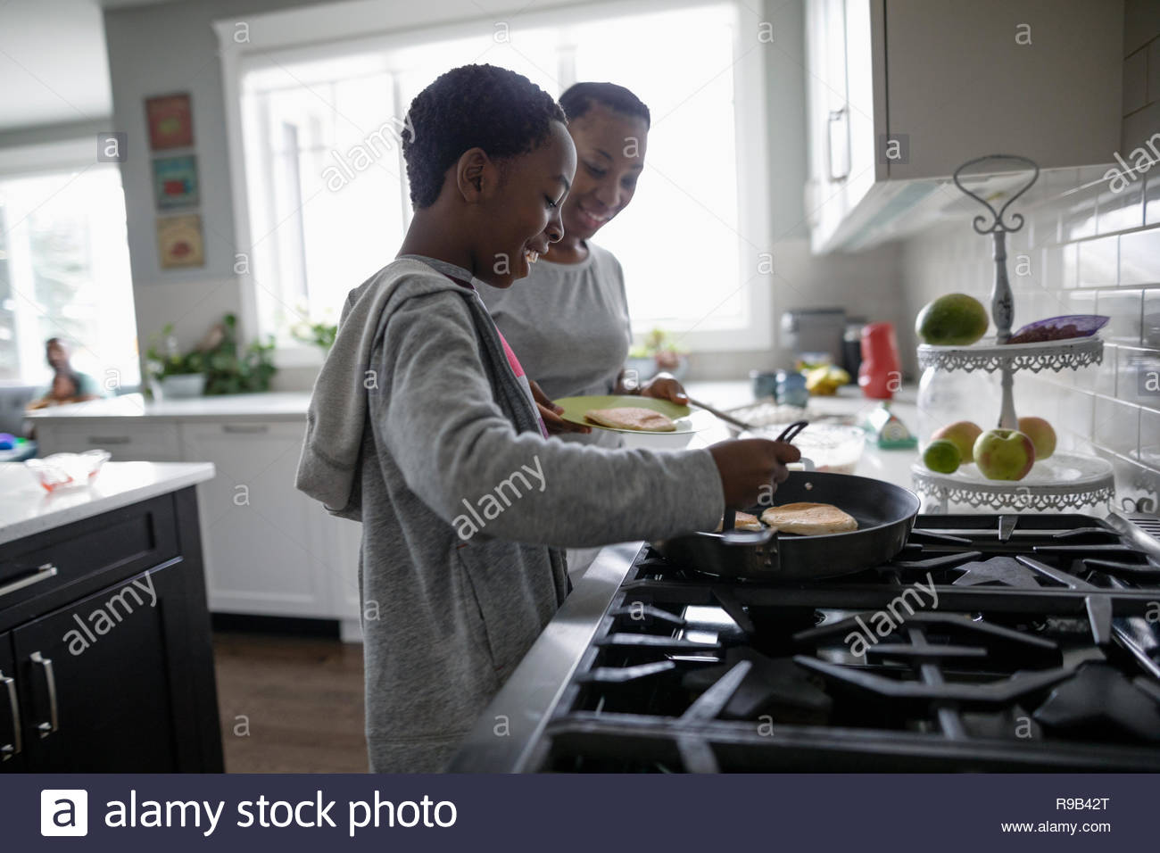 American kitchen and stove hi-res stock photography and images - Alamy