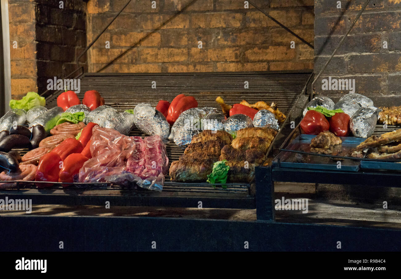 'Parilla' barbeque restaurant in the Mercado del Puerto, Montevideo ...