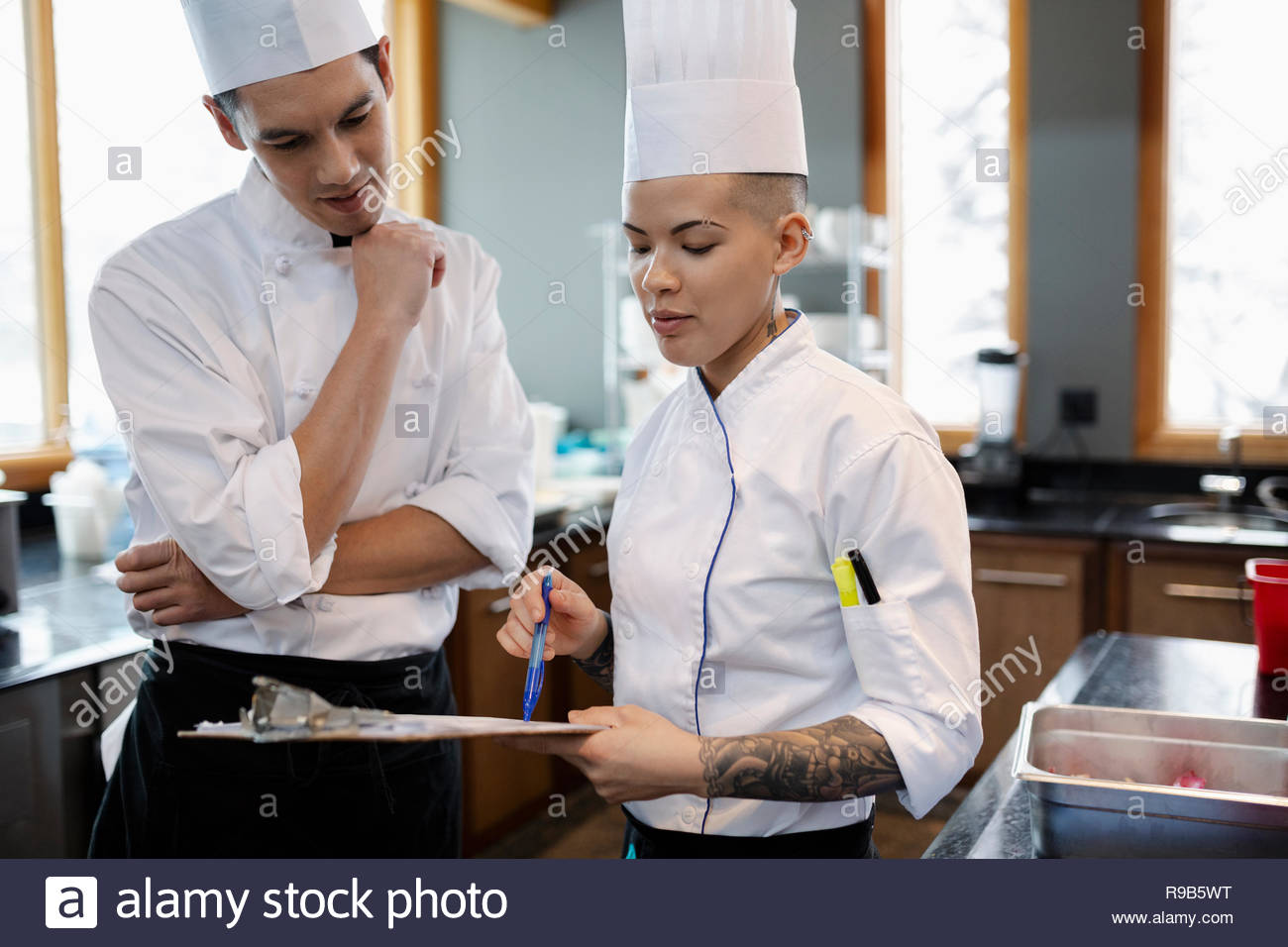 Asian Women Chef Hat Kitchen Stock Photos & Asian Women Chef Hat ...