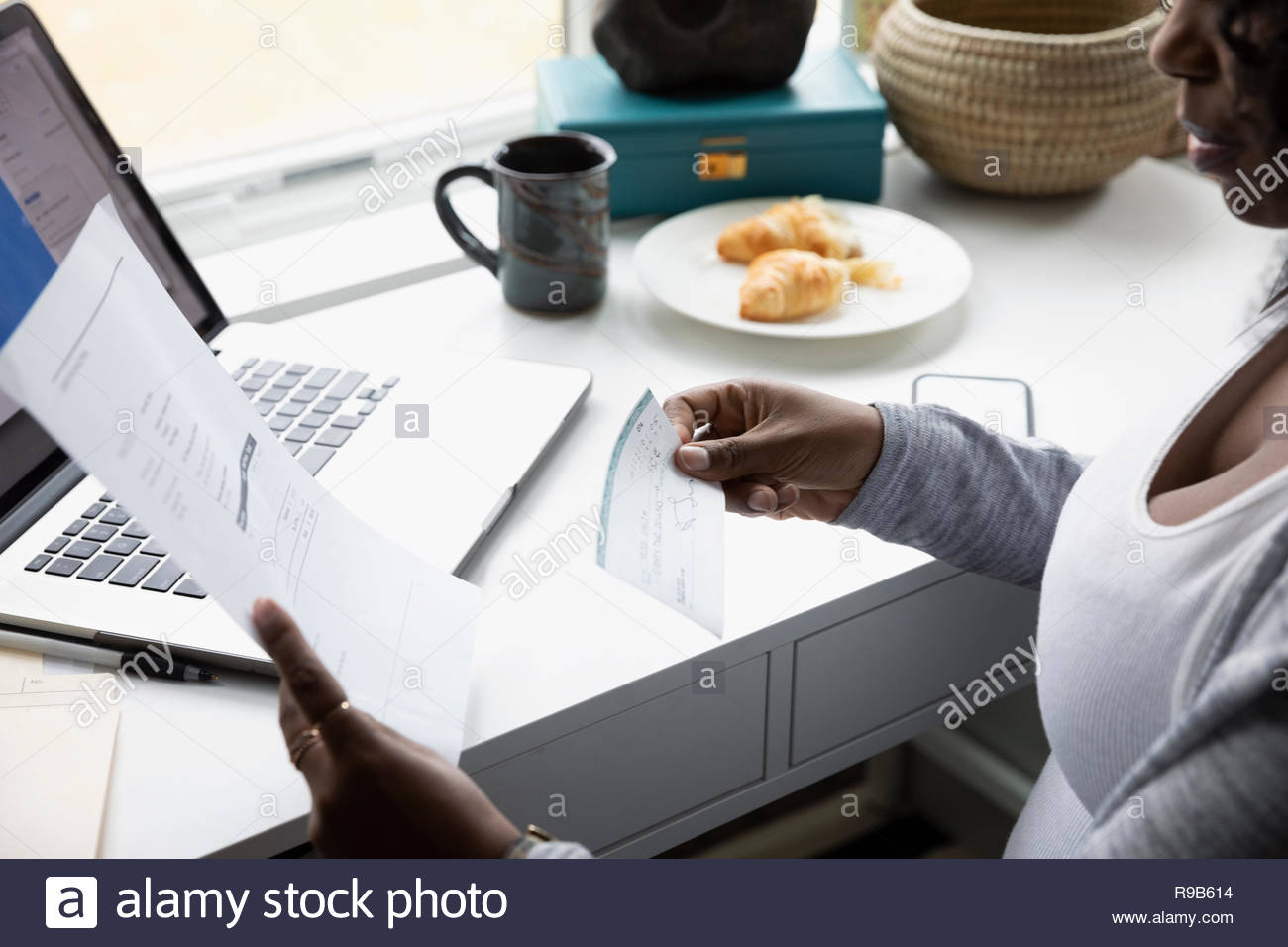 Electronic banking hi-res stock photography and images - Alamy
