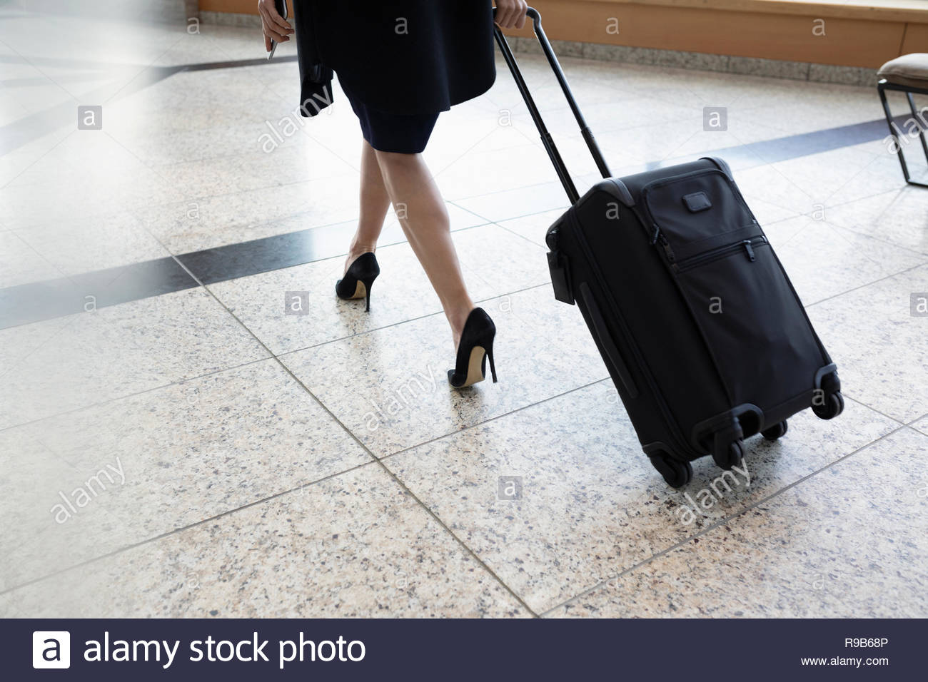 Airport pulling hi-res stock photography and images - Alamy