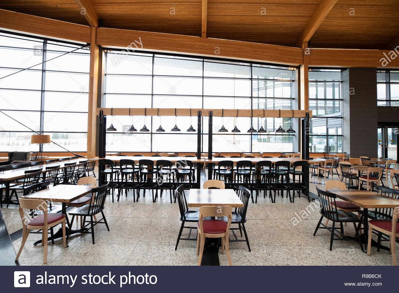 Atrium cafe hi-res stock photography and images - Alamy