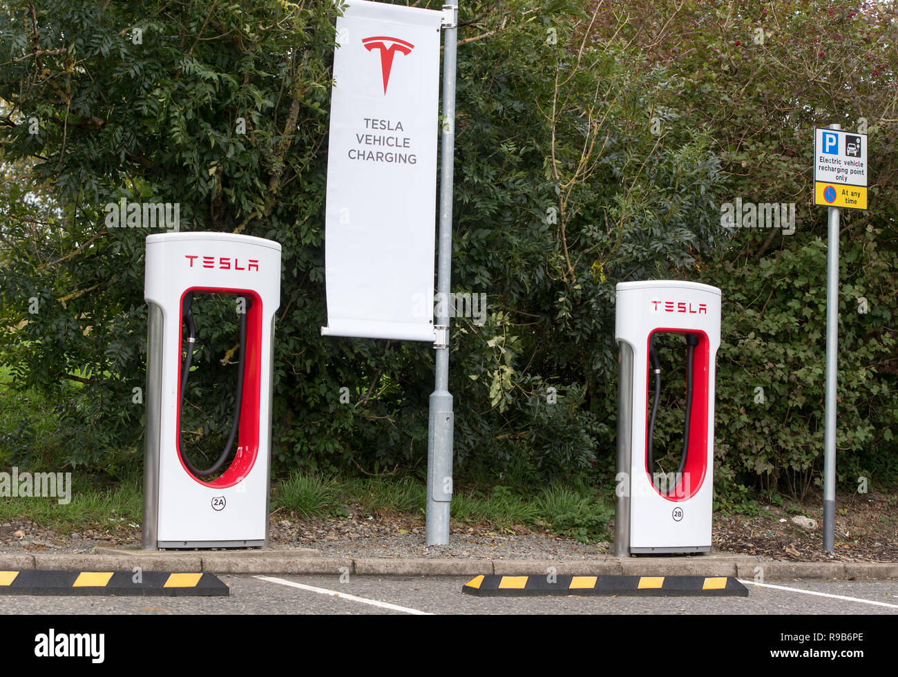 Electric tesla car charging points hi-res stock photography and images ...