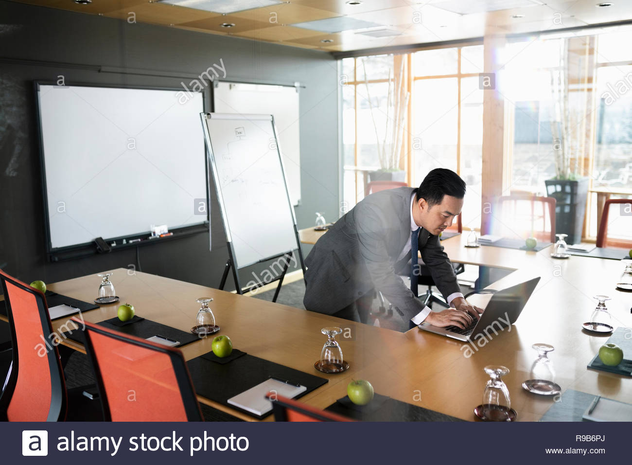 Businessman preparing meeting hi-res stock photography and images - Alamy