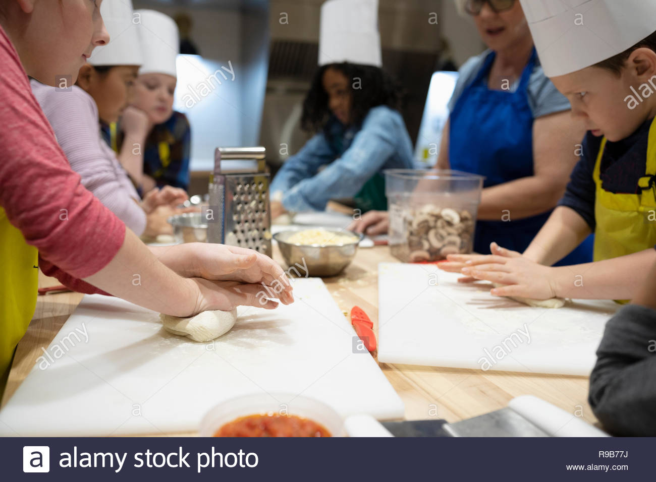 Group filipino children hi-res stock photography and images - Alamy