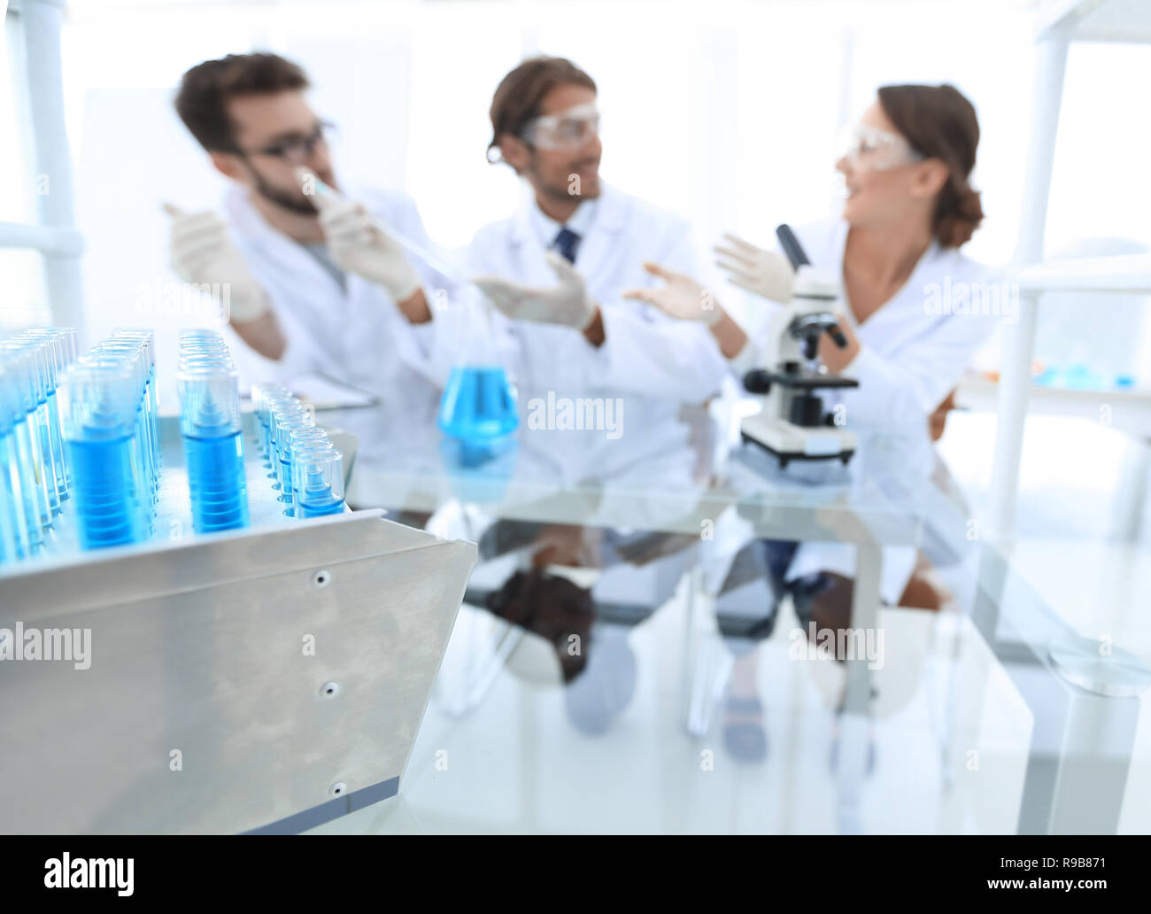 Glass head flask hi-res stock photography and images - Alamy