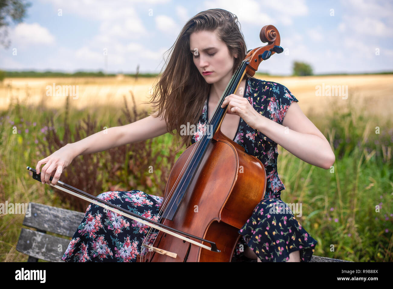 Caucasian outdoors hi-res stock photography and images - Alamy