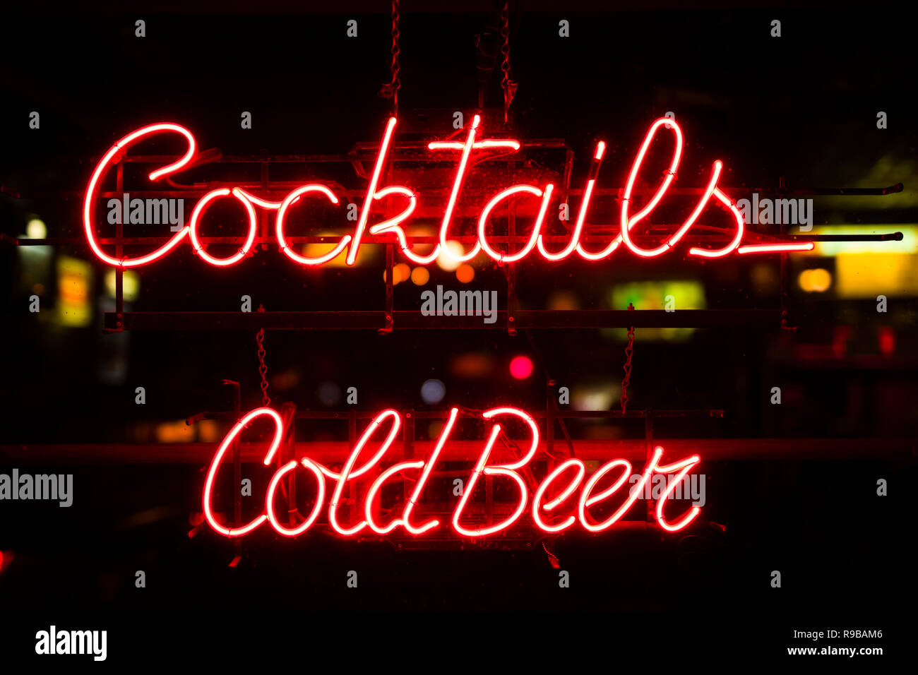 Vintage cocktail bar sign hi-res stock photography and images - Alamy