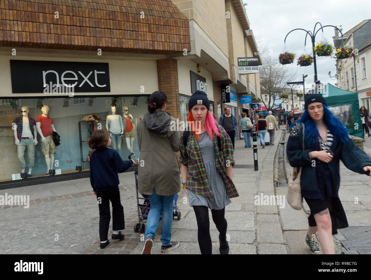 UK High street shoppers Stock Photo - Alamy
