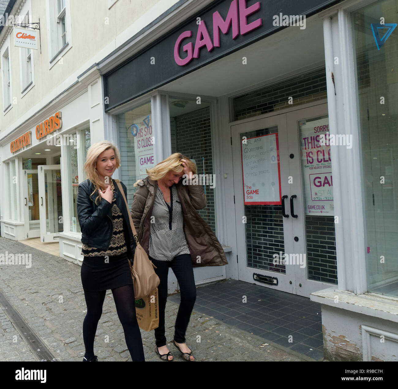 UK High street shoppers Stock Photo - Alamy