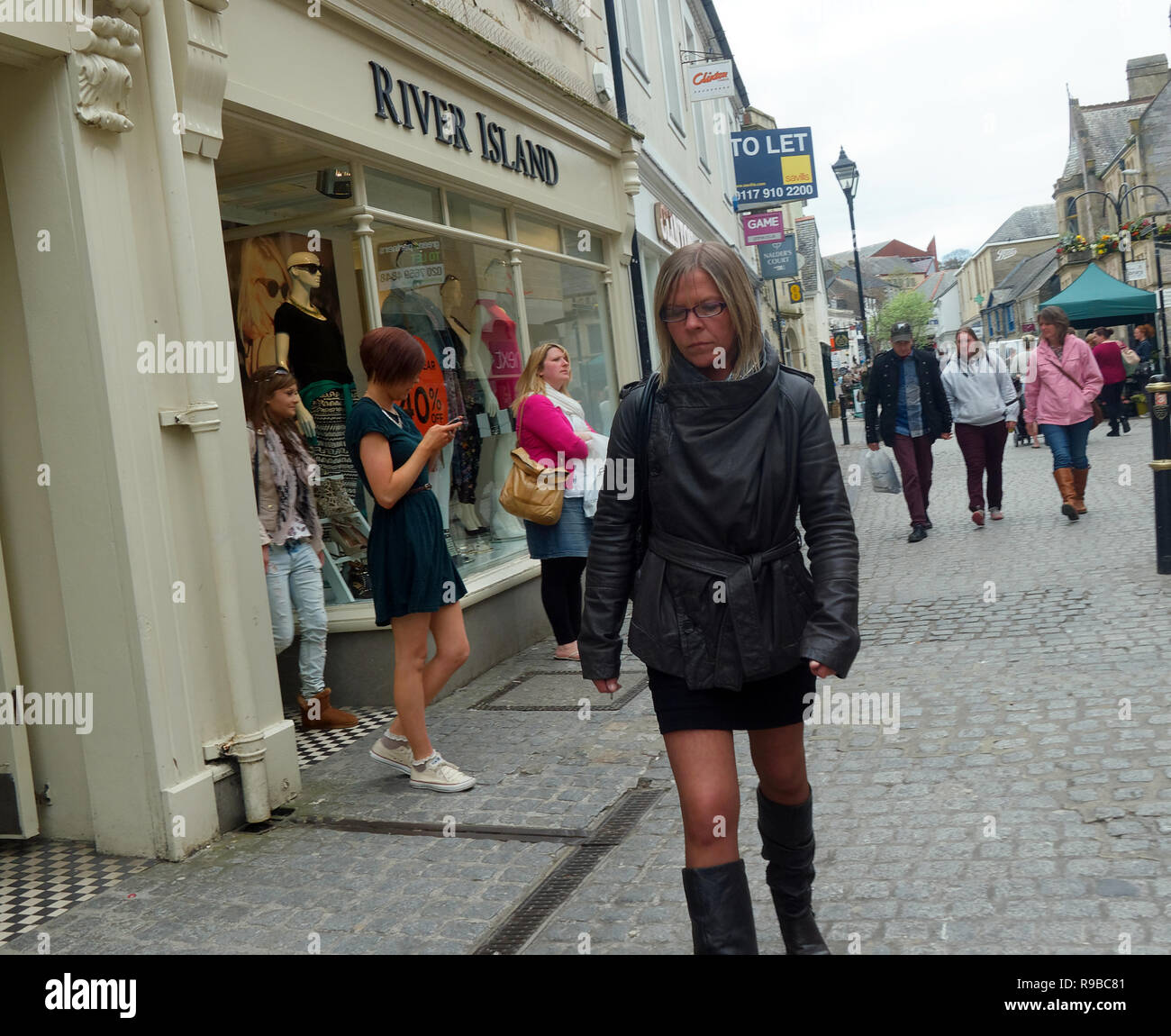UK High street shoppers Stock Photo - Alamy
