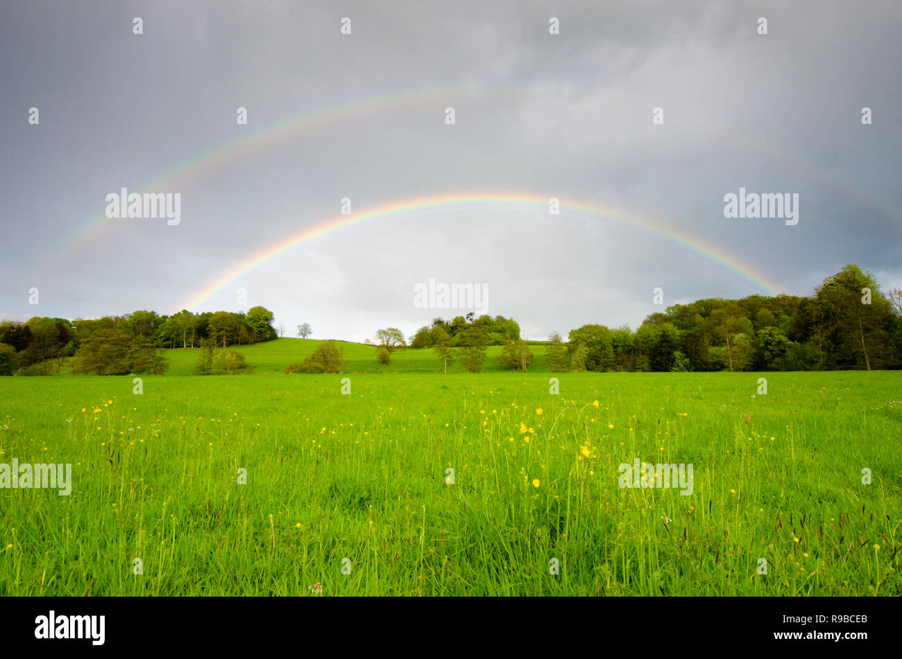 Full rainbow hi-res stock photography and images - Alamy