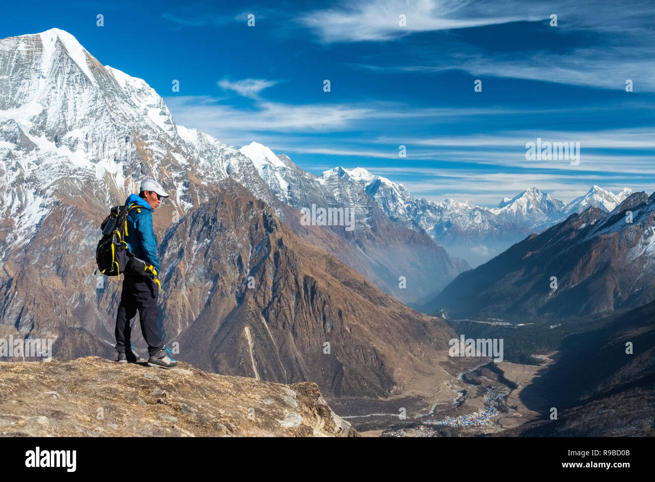 Nepalese guide sherpa hi-res stock photography and images - Alamy