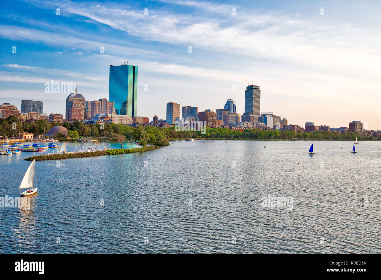 Panoramic view of Boston downtown and historic center from the landmark ...