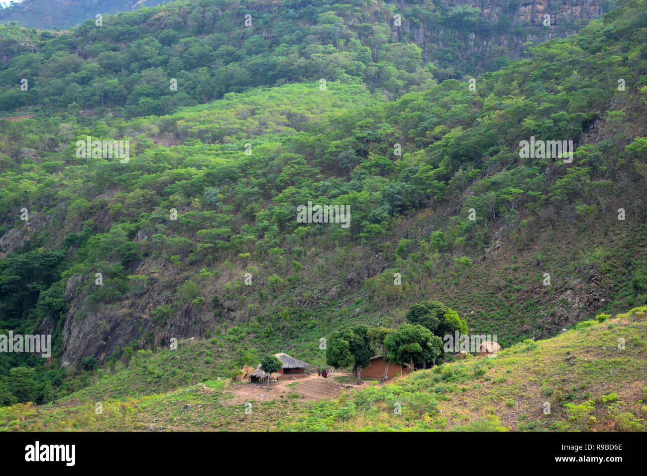 A traditional homestaed at Mount Chombe, Malawi Stock Photo - Alamy