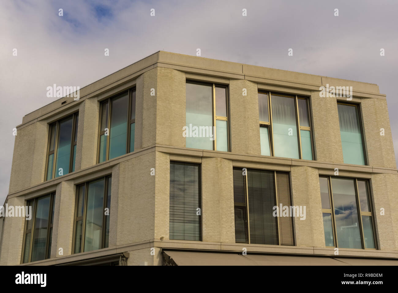 The upper part of a building Stock Photo - Alamy