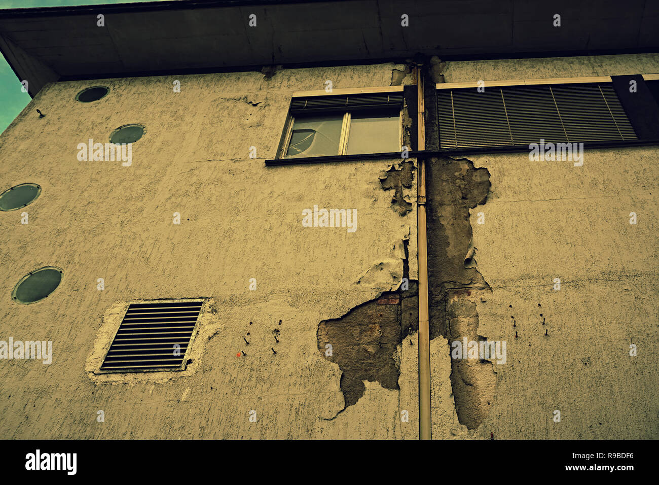 The front side of a lost place in an urban city Stock Photo - Alamy