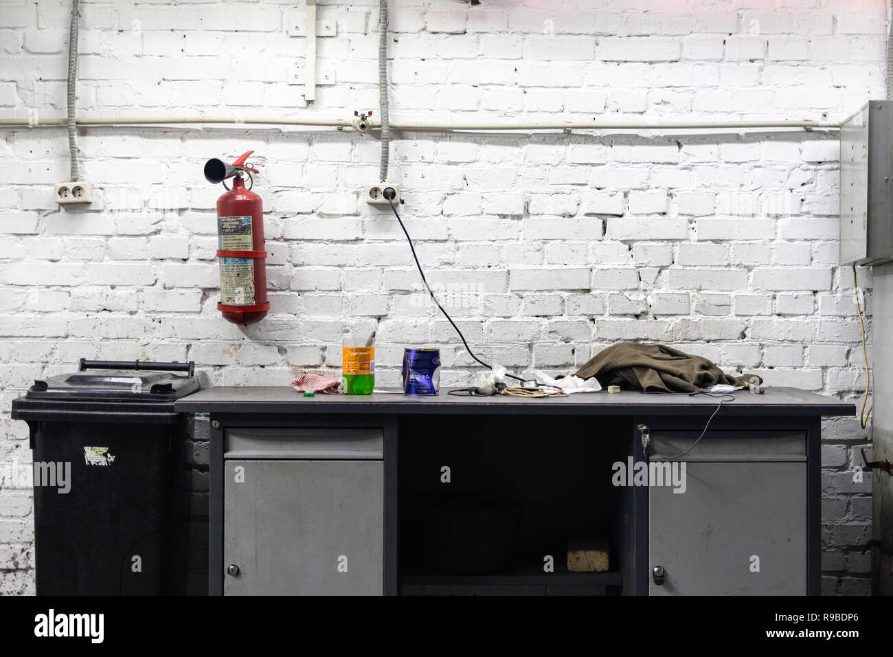 Silver service table hi-res stock photography and images - Alamy