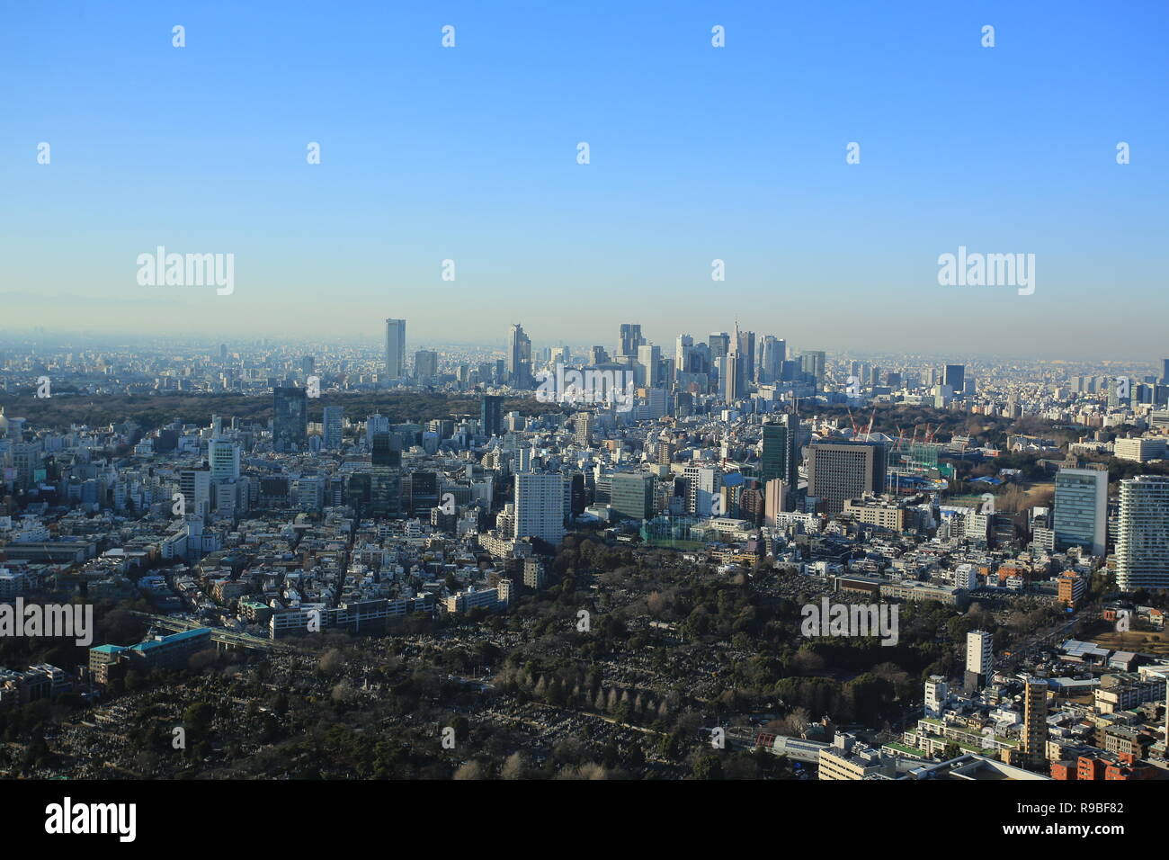 Tokyo tower with urban sprawl in hi-res stock photography and images - Alamy
