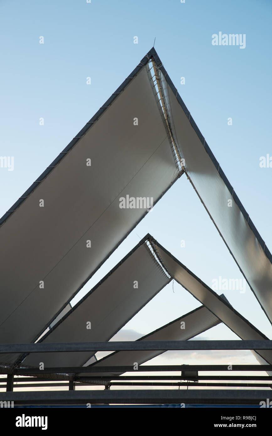 Aluminium beams hi-res stock photography and images - Alamy