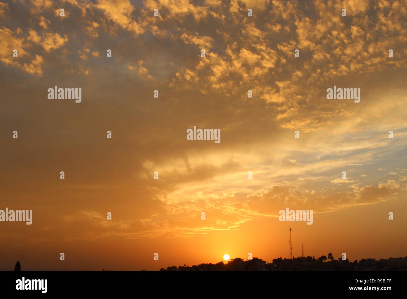 Sky background hd hi-res stock photography and images - Alamy