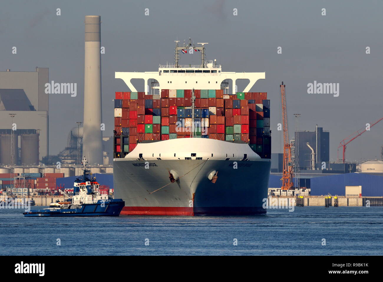 The container ship Manchester Bridge leaves the port of Rotterdam on 16 ...