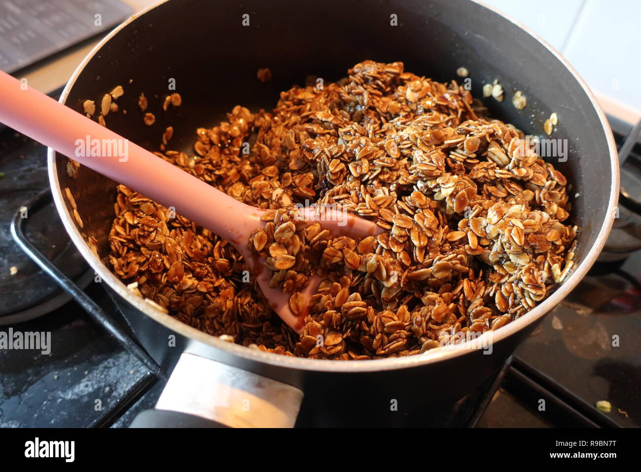 Black treacle hi-res stock photography and images - Alamy