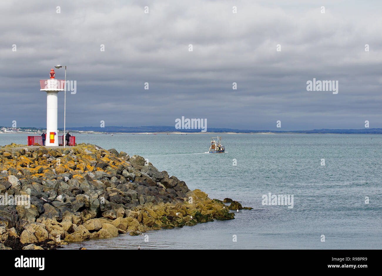 Howth pier ireland hi-res stock photography and images - Alamy