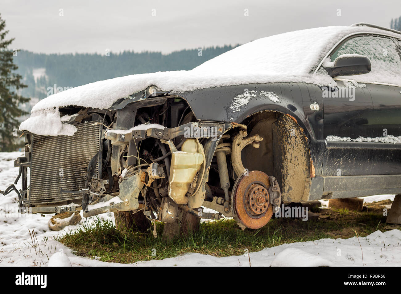 Old car antique on garbage hi-res stock photography and images - Alamy