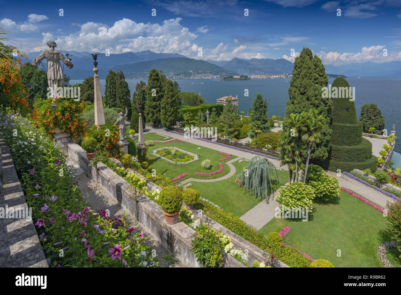 Garden and statues on Isola Bella overlooking Lake Maggiore, Italy ...
